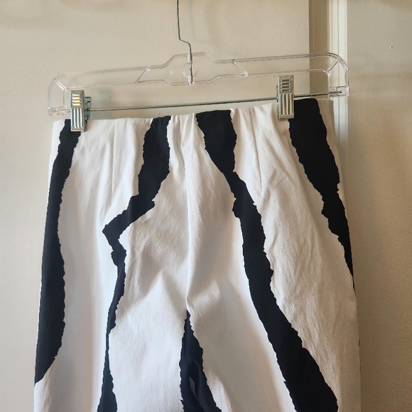 Insight | Pants & Jumpsuits | Chic Black And White Patterned Pants ...